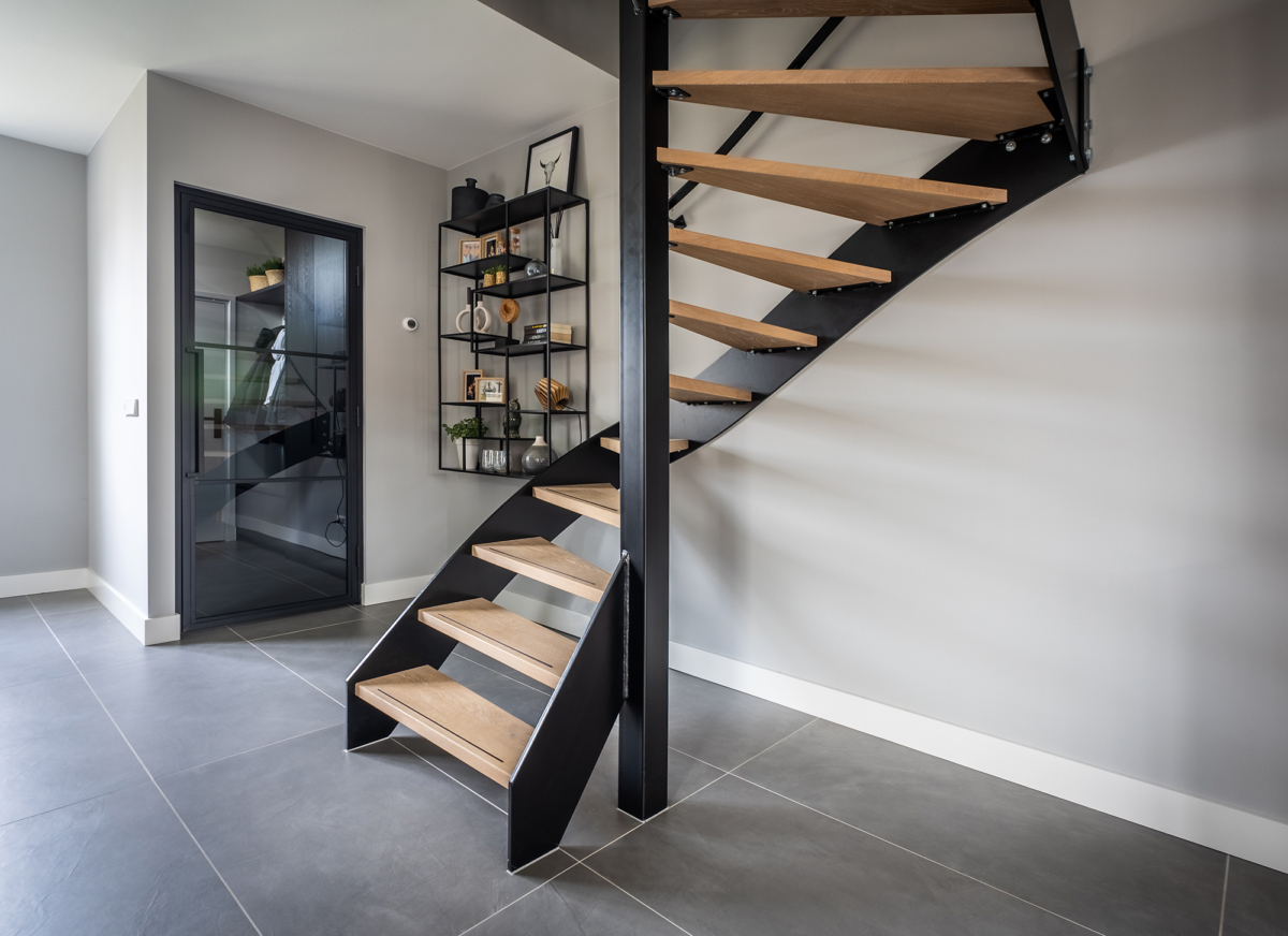 Open stalen trap | Eiken houten treden - Dijkstra Trappen